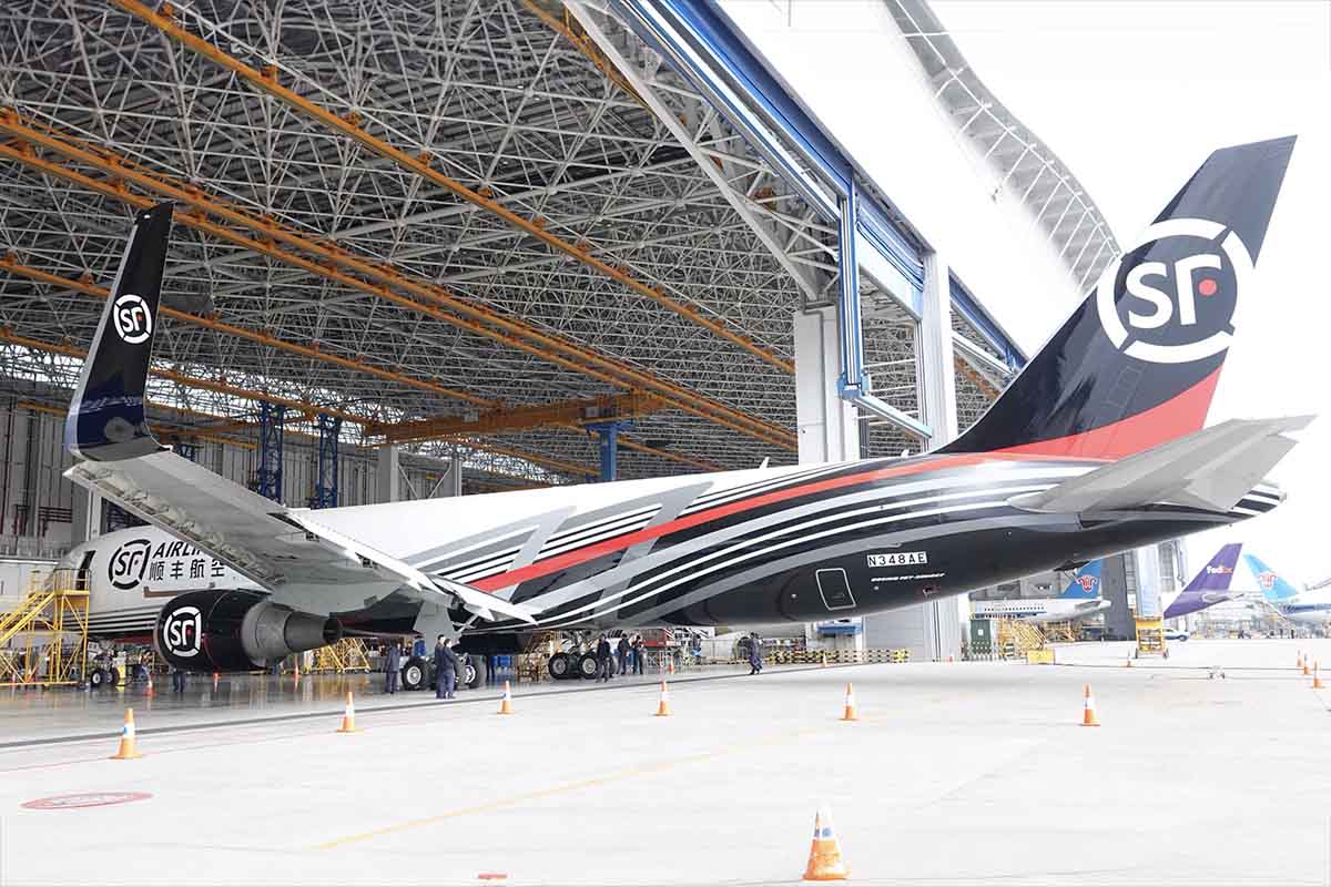 Boeing entrega el B-767/300BCF número 100 a SF Airlines - Aviacion News