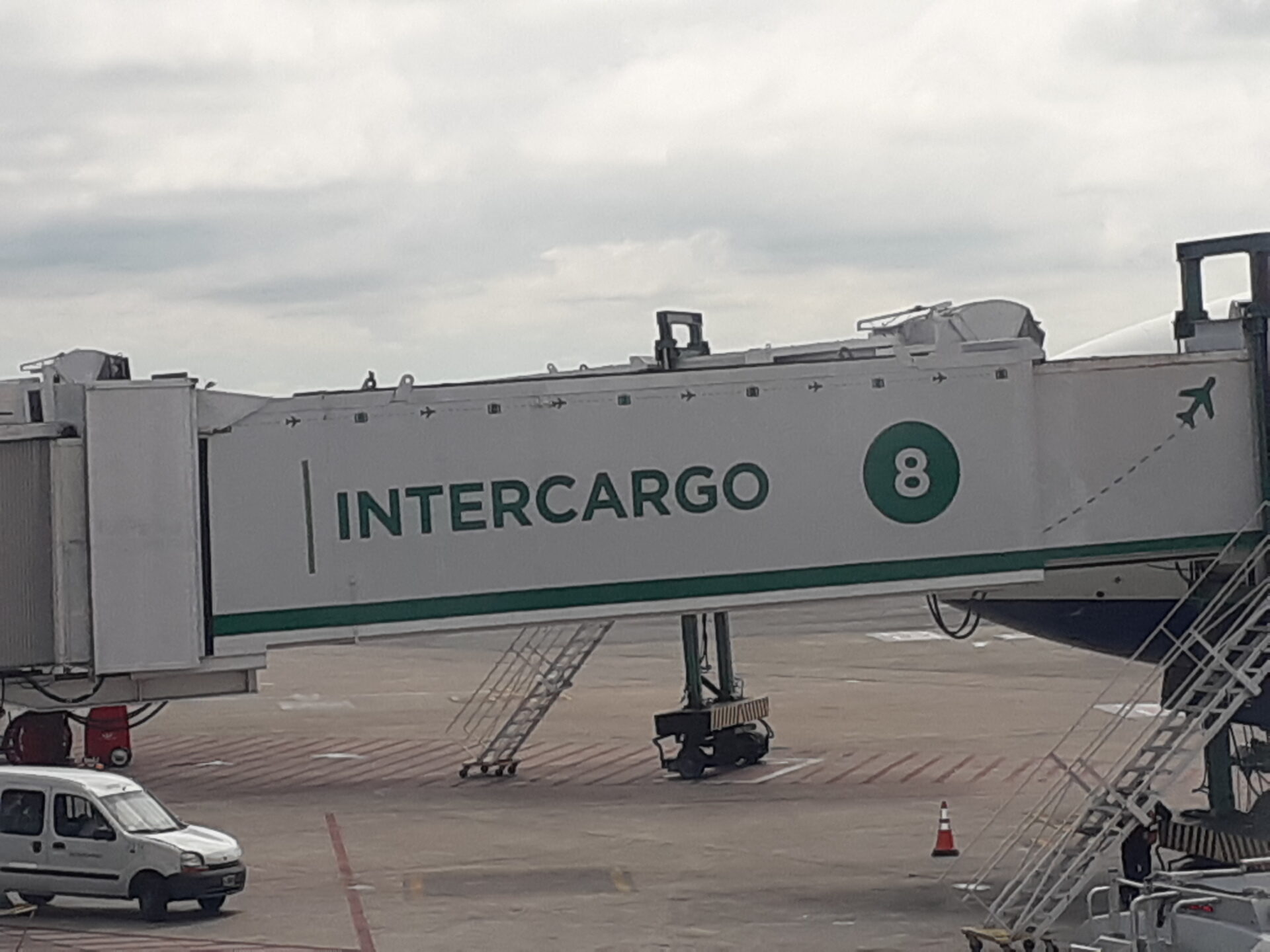 Un grupo francés muestra interés en la privatización de Intercargo ...