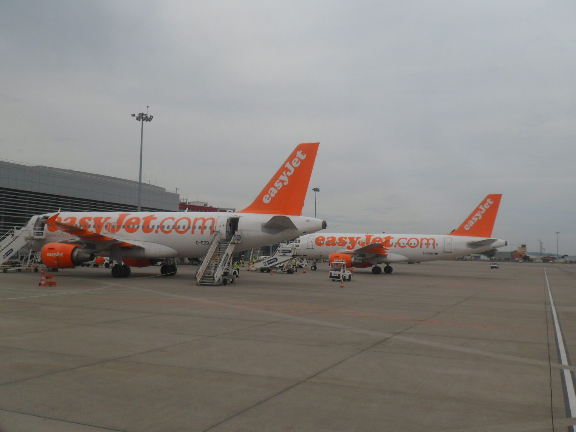¿Venta de Easyjet?: Las normas de la UE atan de manos a IAG - Aviación ...
