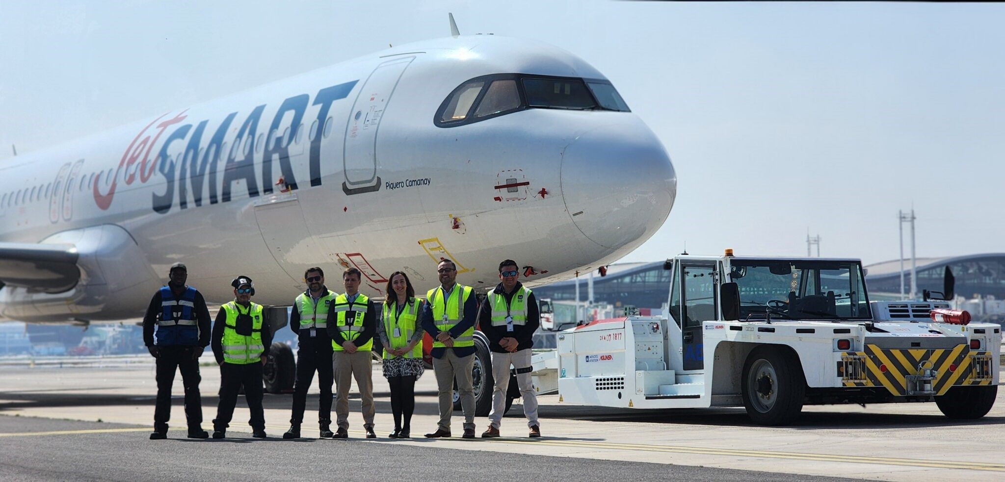 JetSMART moderniza sus operaciones en tierra con sistema de remolque ...